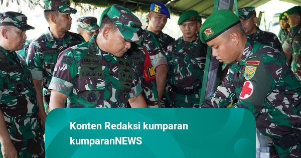 Kala Jenderal Dudung Absen Rapat di DPR, Pilih Kunjungi Yonif 143/TWEJ Lampung | kumparan.com